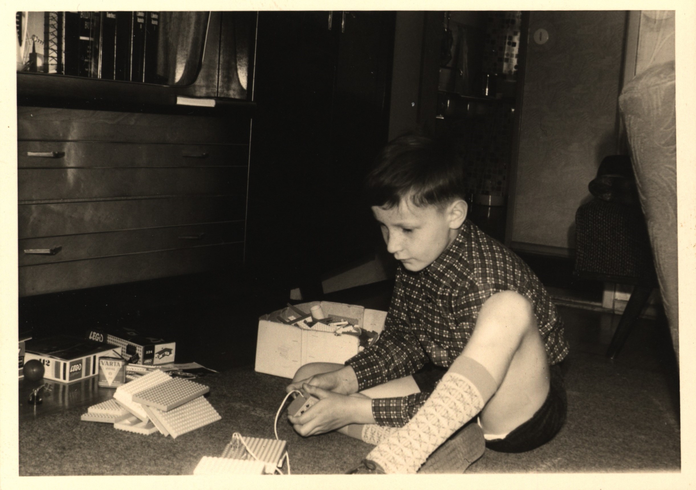 A picture's worth a thousand bricks: vintage LEGO photography [Feature ...
