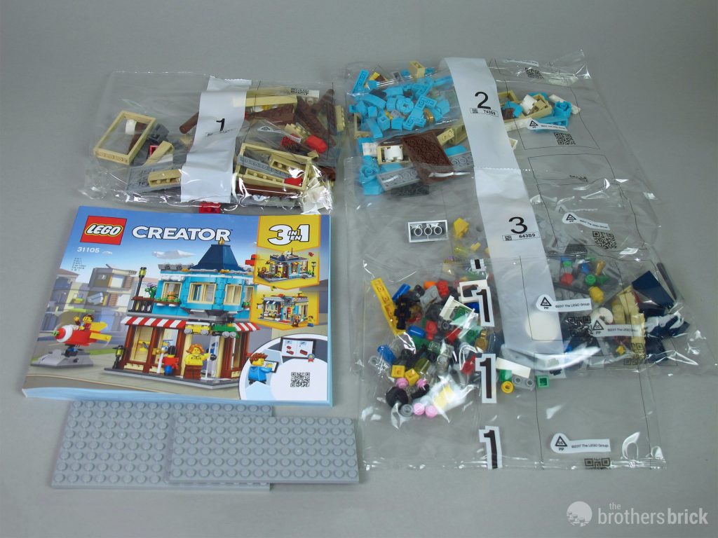 LEGO Creator 3-in-1 31105 Toy Shop Town House [Review] - The Brothers ...