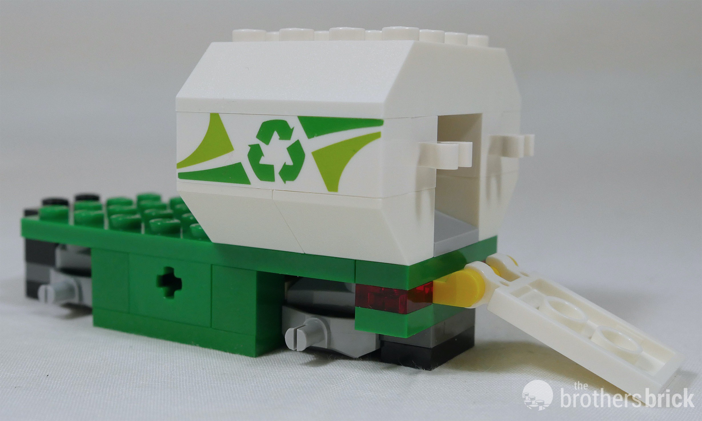 LEGO Street Sweeper Review (12) - The Brothers Brick | The Brothers Brick