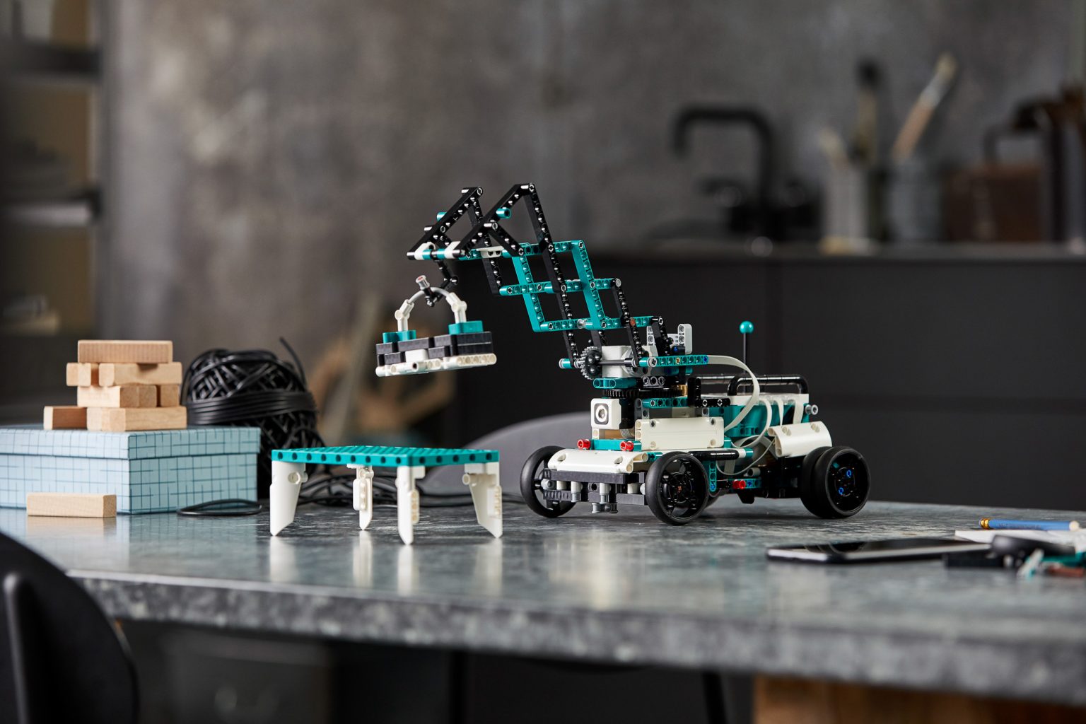 LEGO reveals new Mindstorms 51515 Robot Inventor, a 5-in-1 robotics and ...