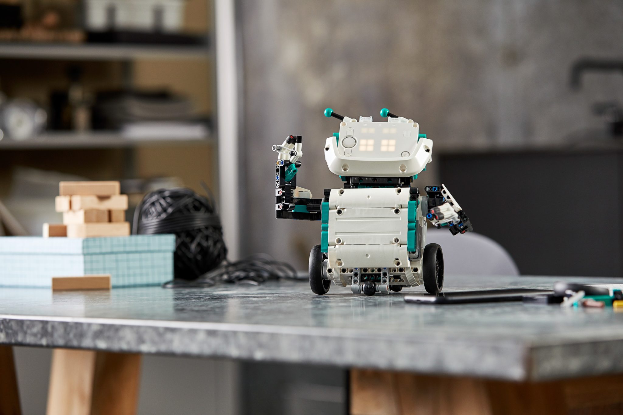 LEGO reveals new Mindstorms 51515 Robot Inventor, a 5-in-1 robotics and ...