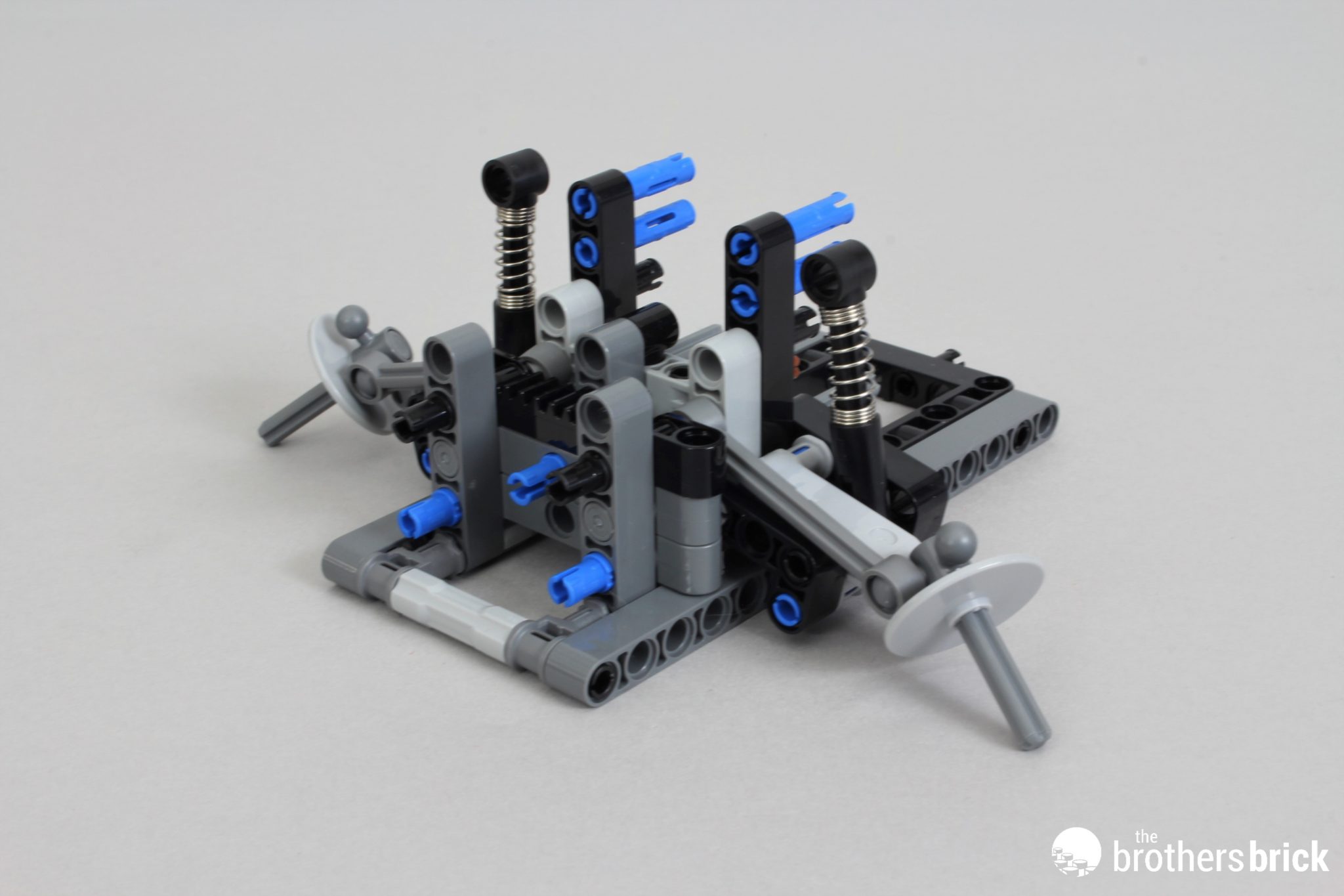 LEGO Technic 42154 2022 Ford GT - A budget supercar that doesn't cut ...