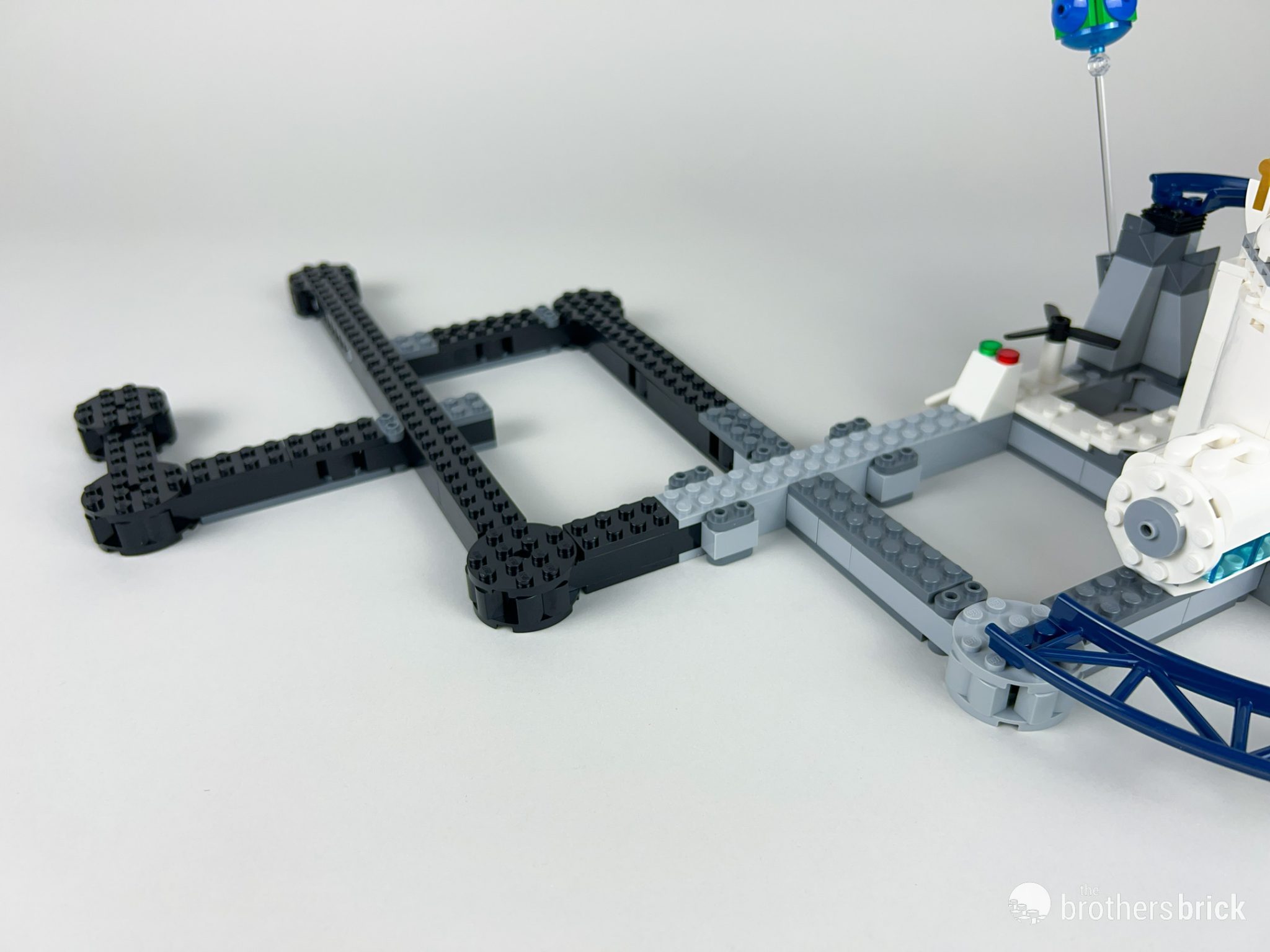 LEGO Creator 31142: Space Roller Coaster [Review] - The Brothers Brick ...