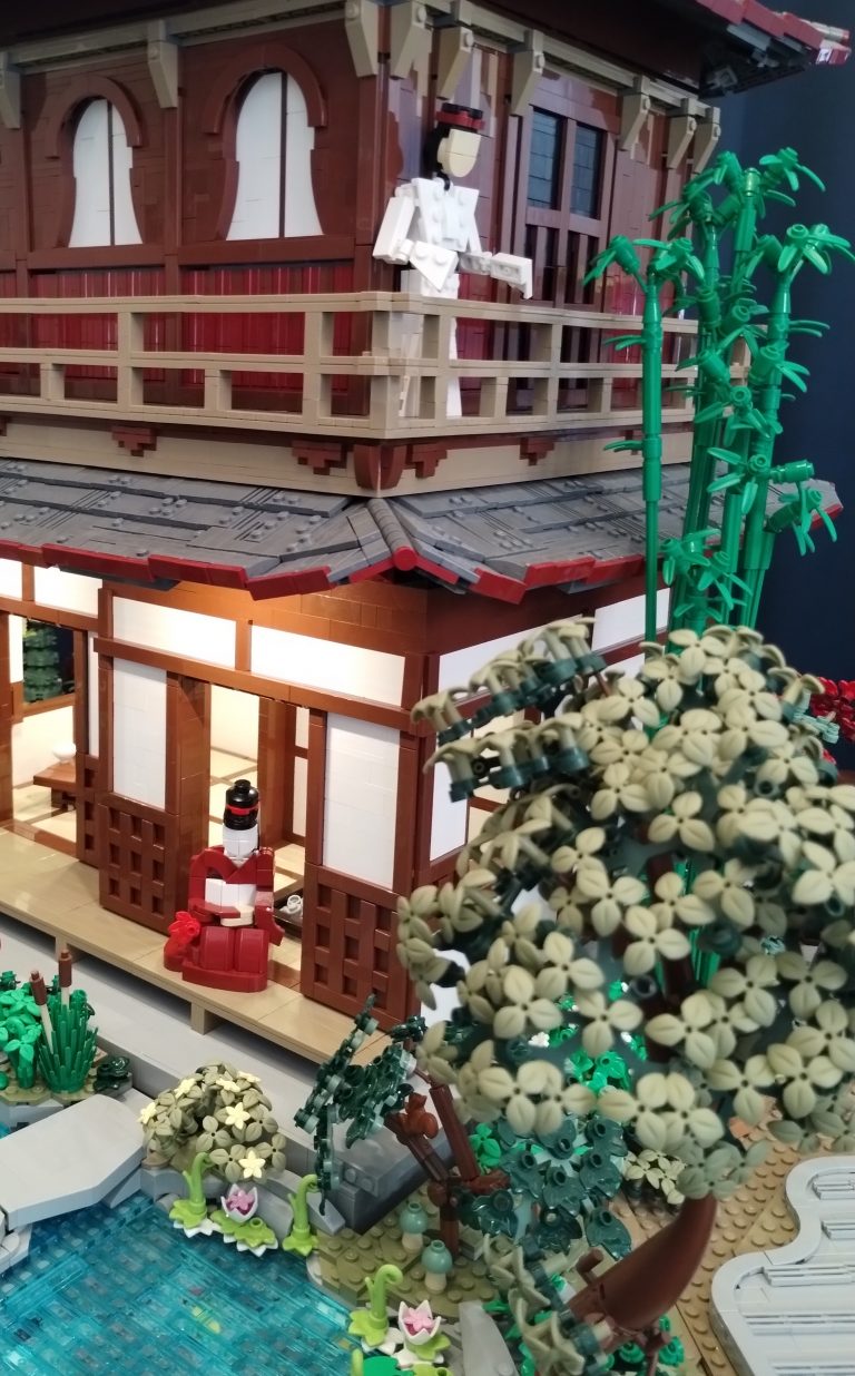 BrickCon 2023 Best in Show winner Kimberly Giffen talks about her LEGO ...