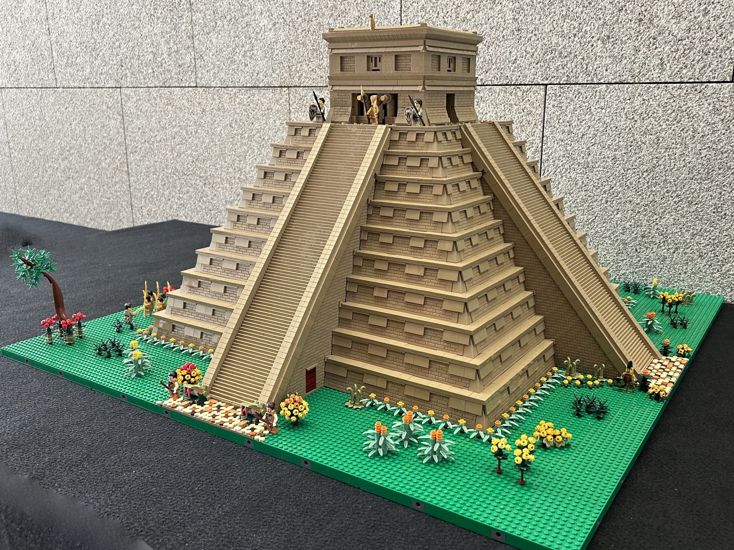 Majestic Mayan Temple of Kukulcán towers in LEGO - The Brothers Brick ...