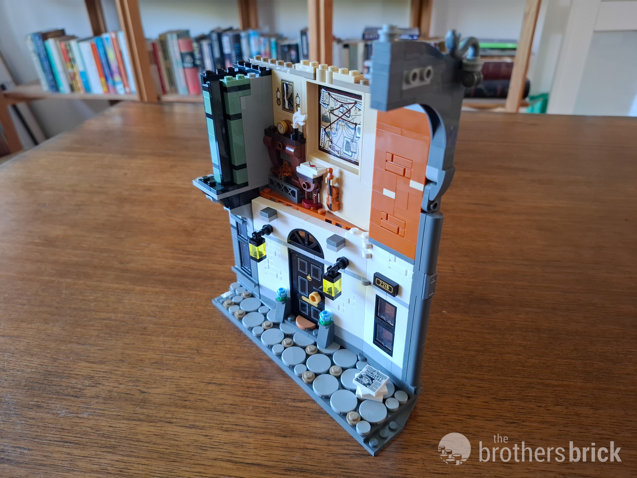 LEGO Icons 10351 Sherlock Holmes: Book Nook - A study in plastic ...