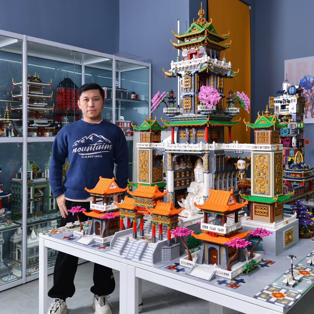 Geng Lei's LEGO pavilion is a majestic masterpiece - The Brothers Brick ...