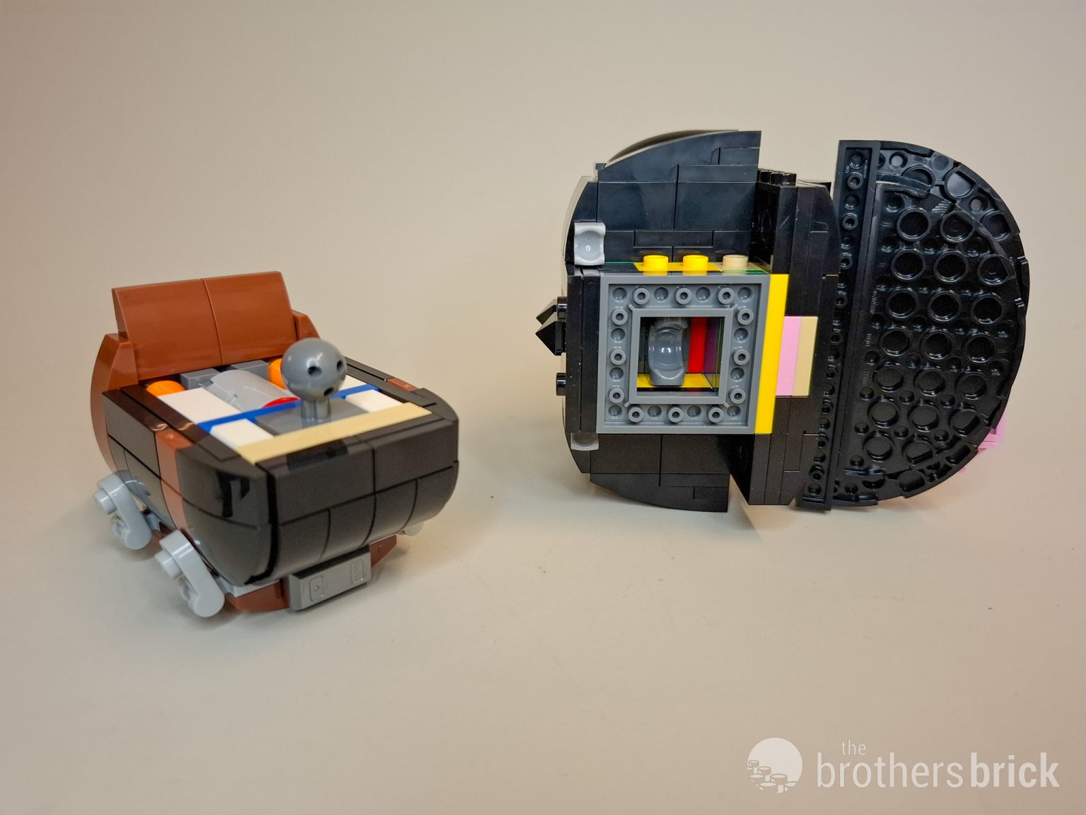 LEGO Icons 10375 How to Train Your Dragon: Toothless - Big smiles, no ...