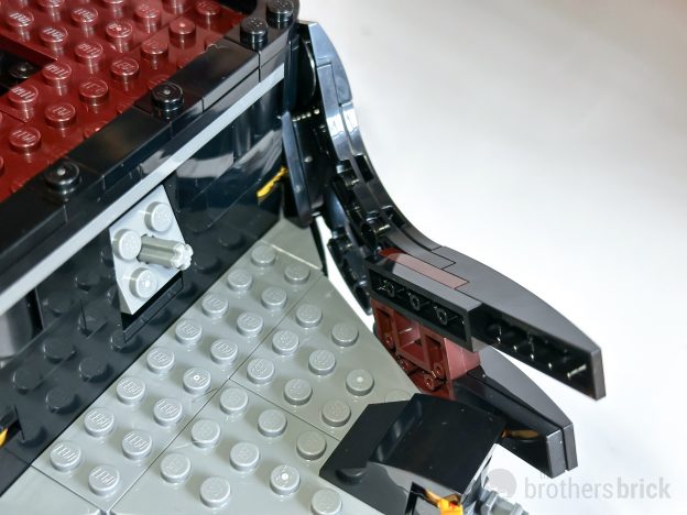 LEGO Icons 10365 Captain Jack Sparrow's Pirate Ship - A shiny Black ...