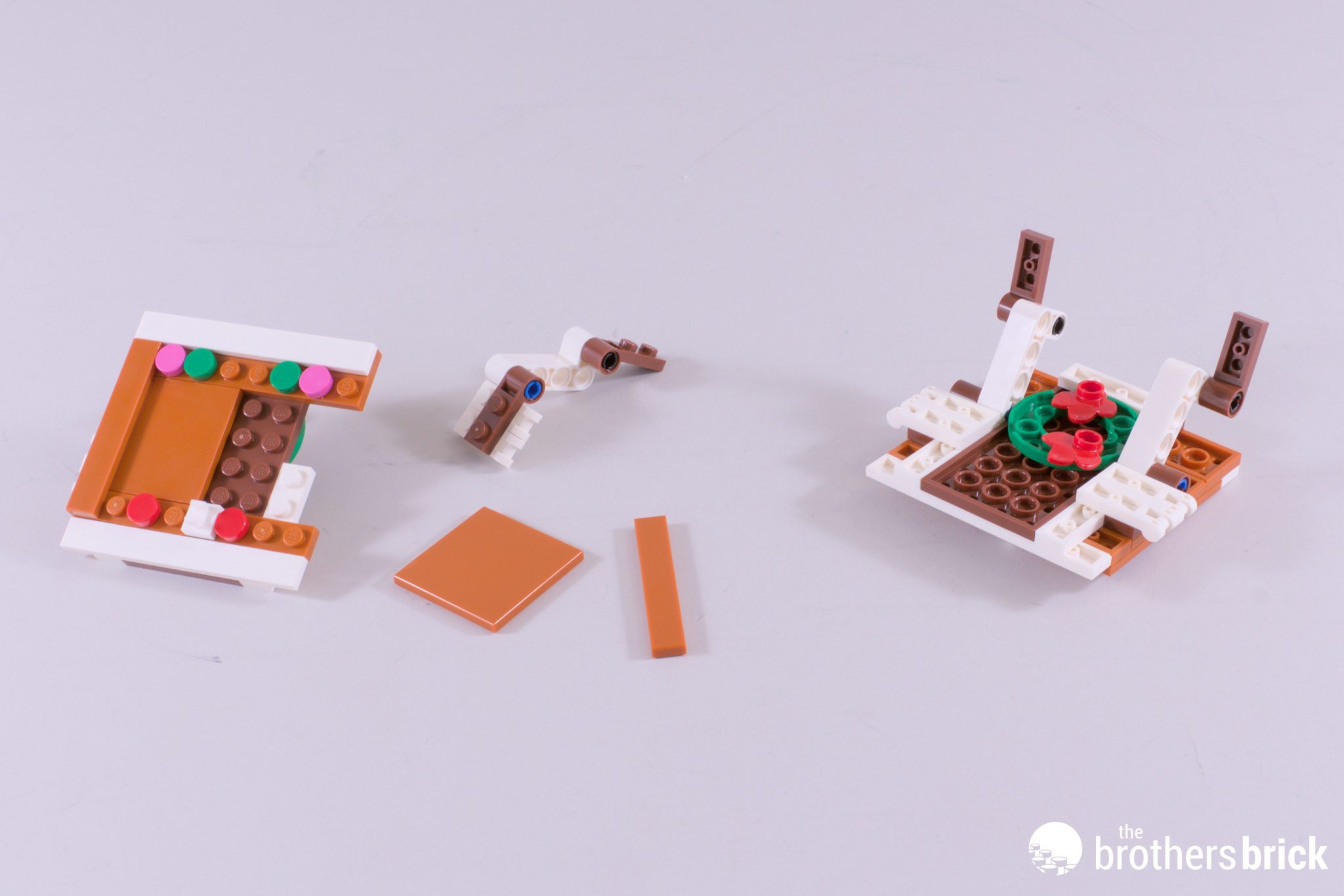 LEGO Star Wars 40806 Gingerbread AT-AT: a sweet deal for Life Day ...