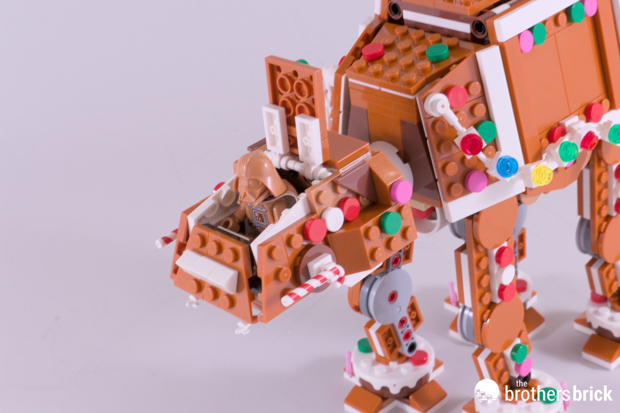 LEGO Star Wars 40806 Gingerbread AT-AT: a sweet deal for Life Day ...