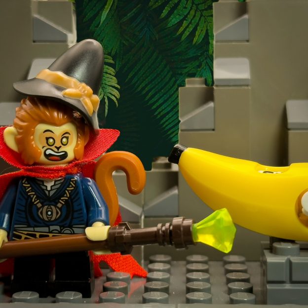 Making magic with mind-bending custom minfigs [Minifig Monday] - The ...