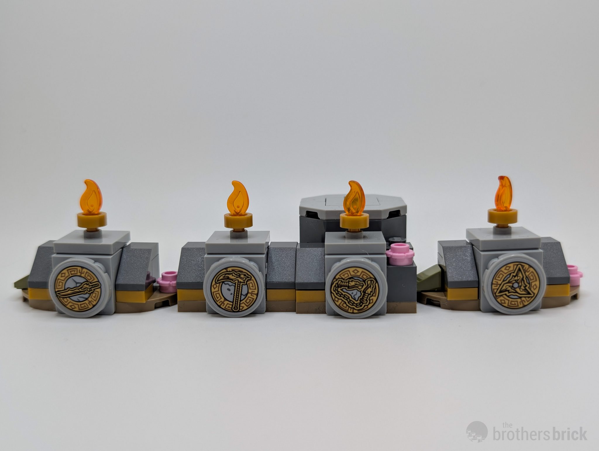 LEGO Ninjago 71861 The Old Town 15th Anniversary: black frogs, stickers ...