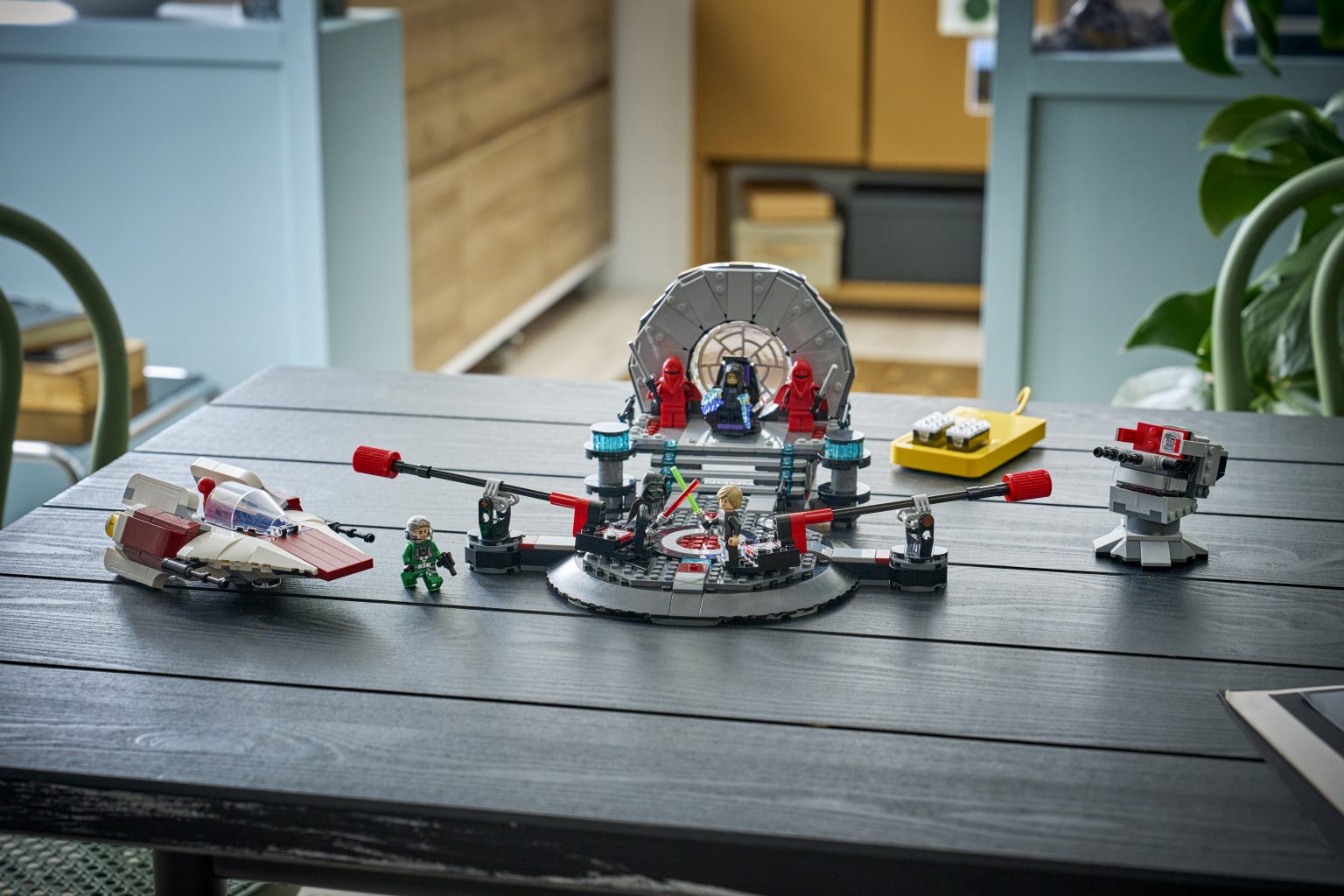 LEGO unveils Smart Play system - LEGO bricks and minifigs that play ...